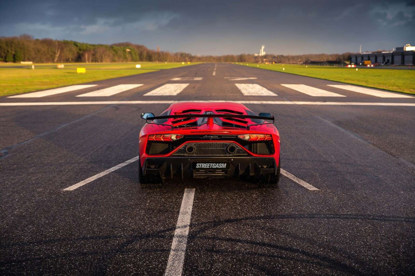 Wall Mural - Hypercar Takeoff - Wallpaper
